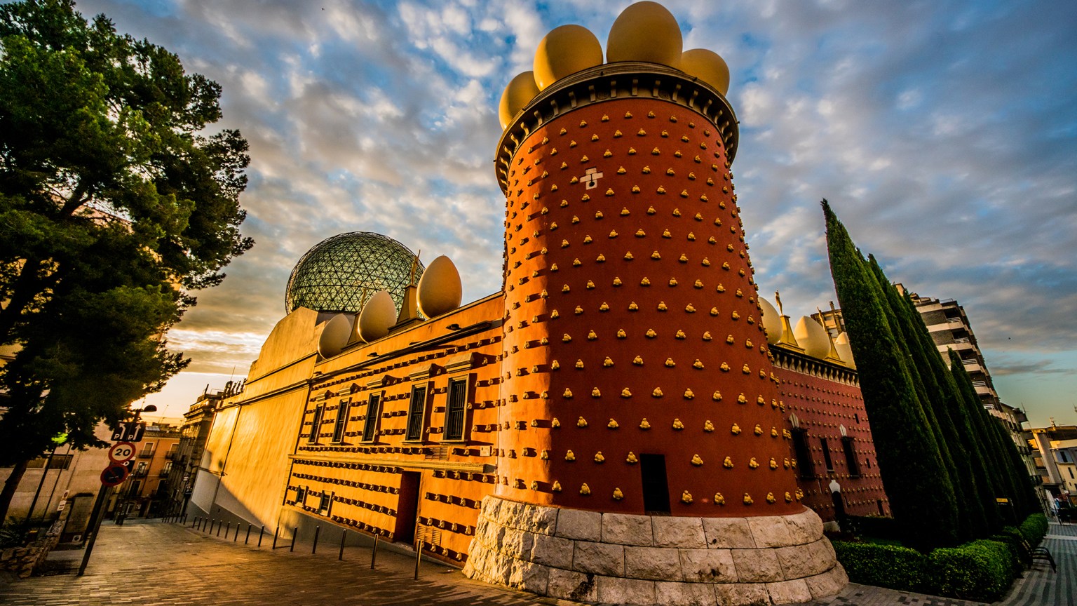 10 Things to Know About Salvador Dalí - Artsper Magazine